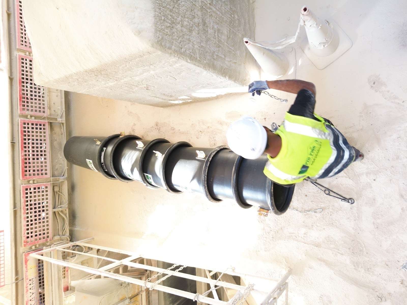 Construction Debris Chute Safety On Scaffolding | HodChutes